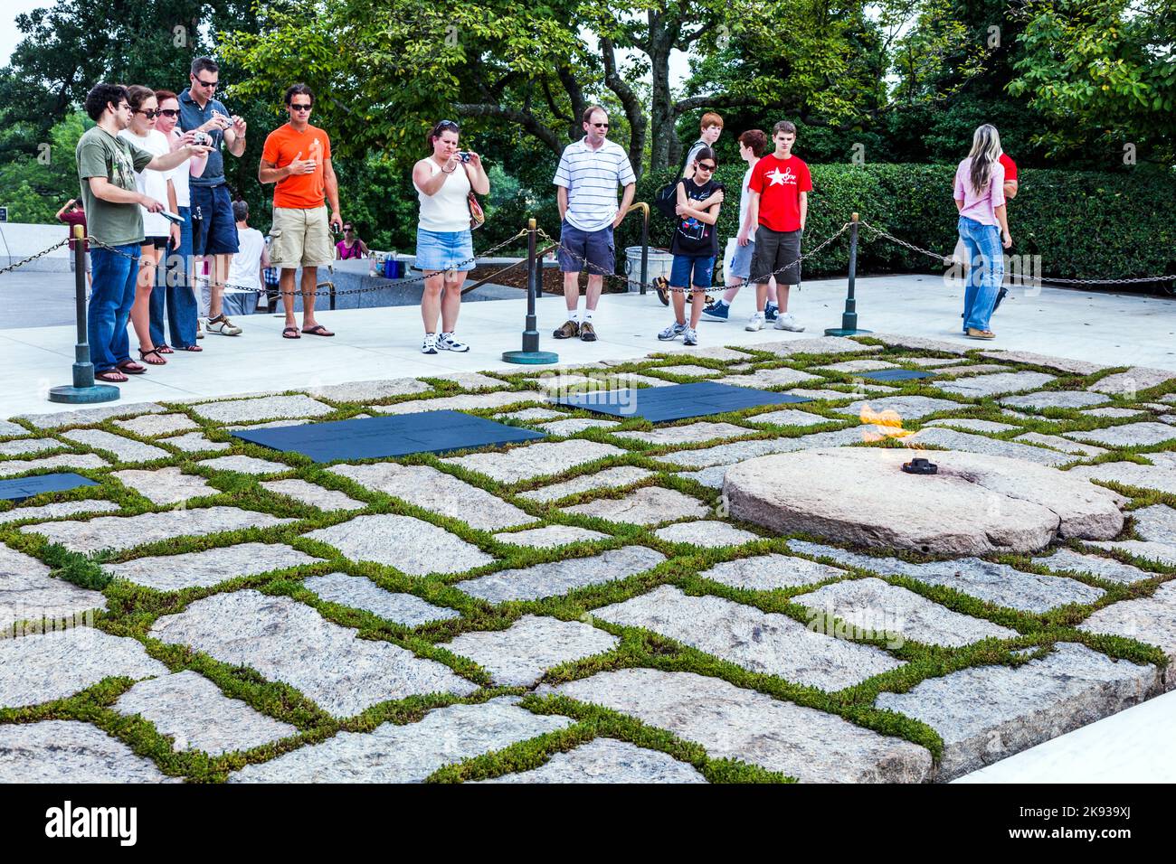 Visitors national memorial cemetery hi-res stock photography and images ...