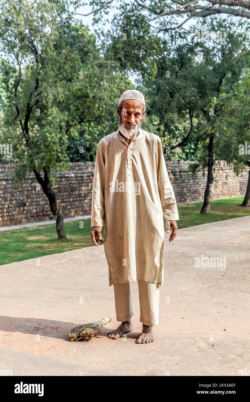 DELHI, INDIA - NOVEMBER 11, 2011: A muslim tribal man wearing ...