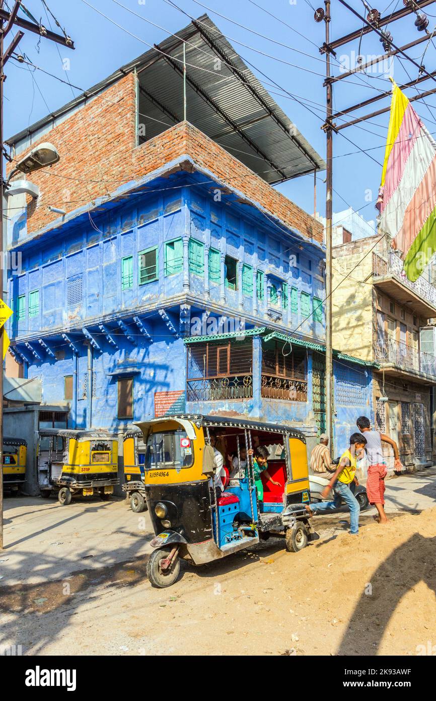 City of joy rickshaw hi-res stock photography and images - Alamy