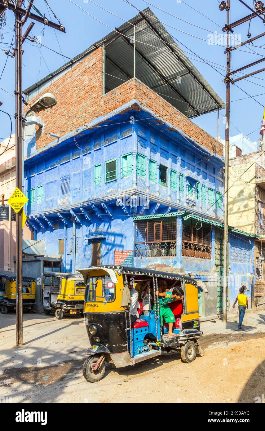 City of joy rickshaw hi-res stock photography and images - Alamy