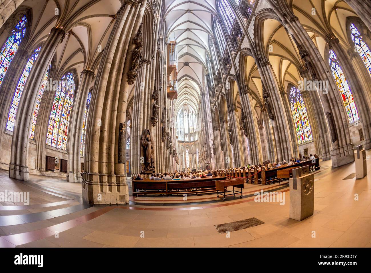 Cologne cathedral interior altar hi-res stock photography and images ...