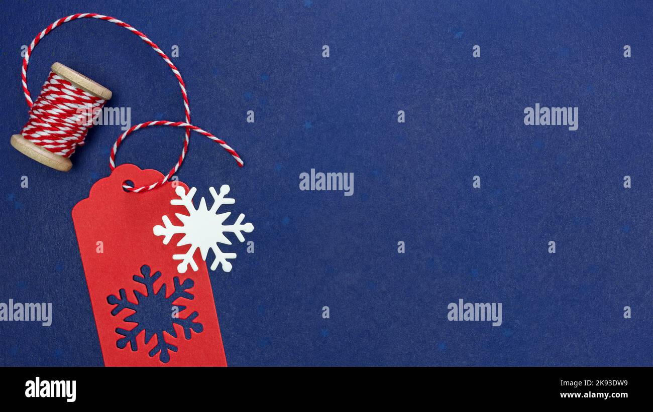 Red paper tag with string hi-res stock photography and images - Alamy