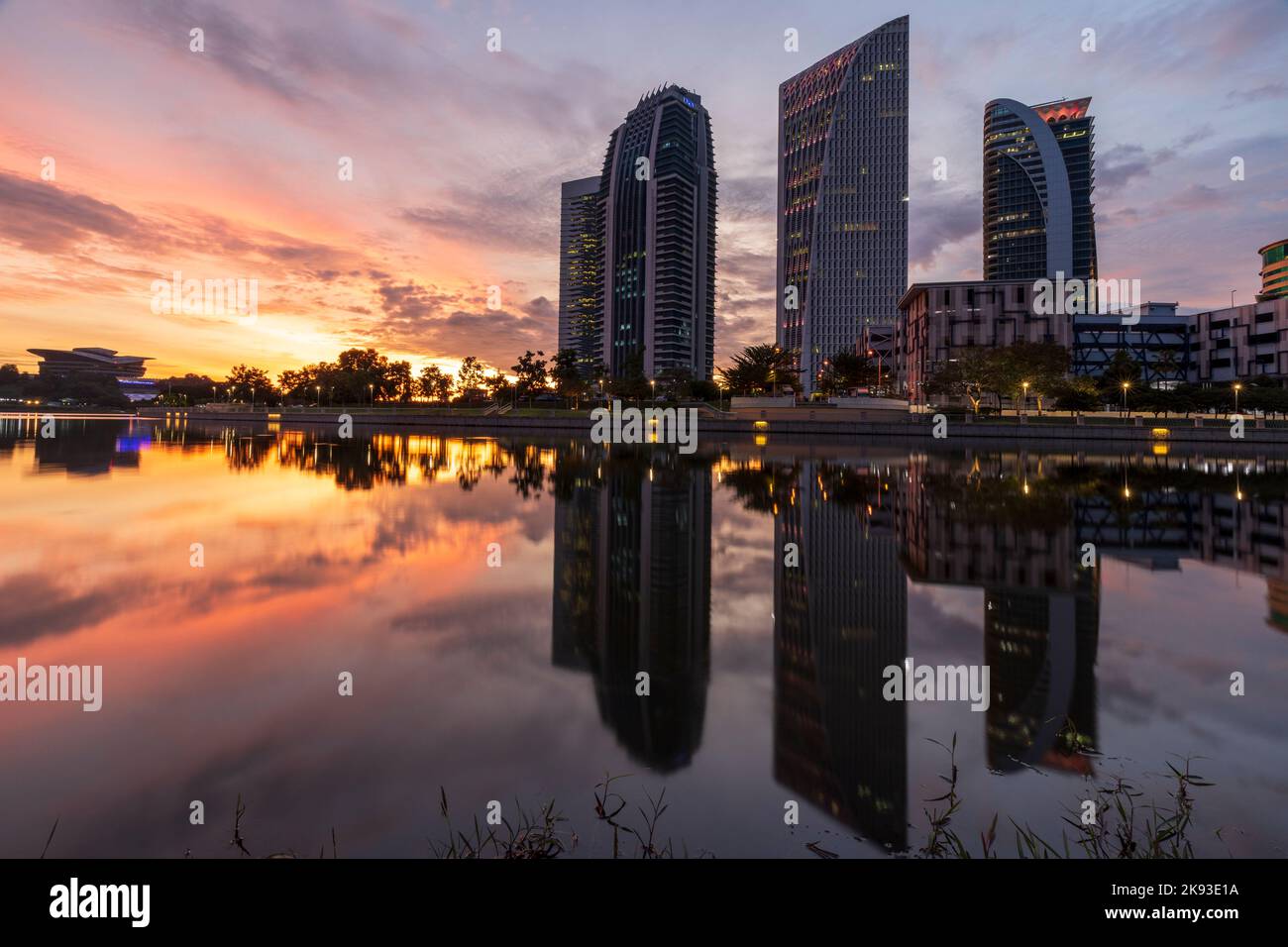 Putrajaya building hi-res stock photography and images - Alamy