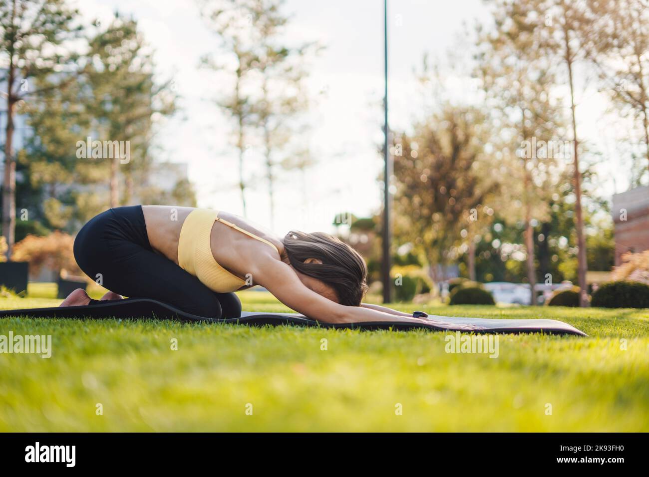 Lower back exercises hi-res stock photography and images - Alamy