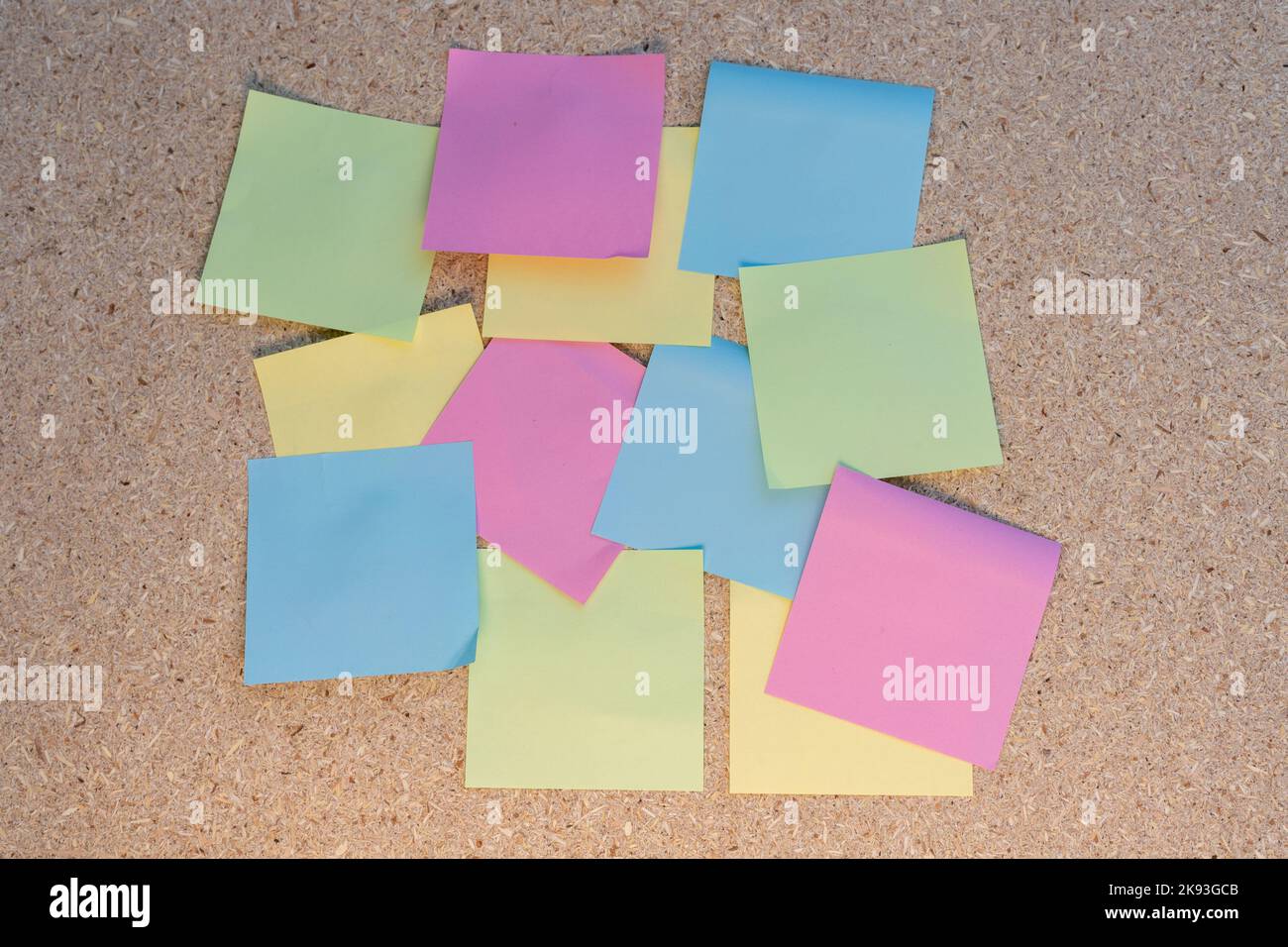Post it notes office desk wall hi-res stock photography and images - Alamy