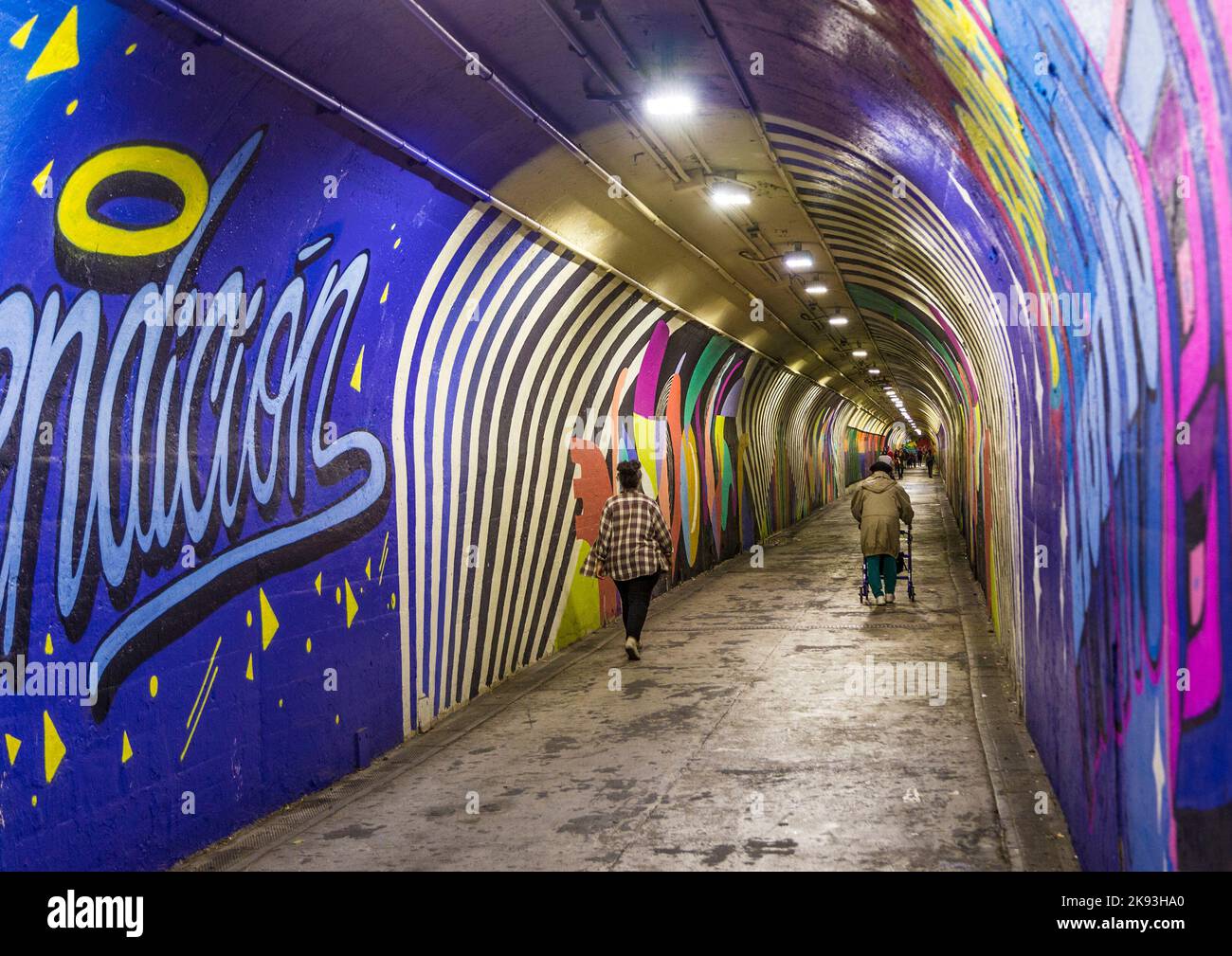 Metro station new york paintings hi-res stock photography and images ...