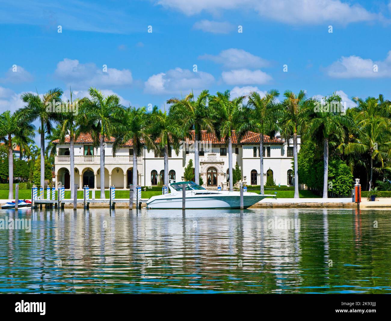 Pine tree drive miami hi-res stock photography and images - Alamy