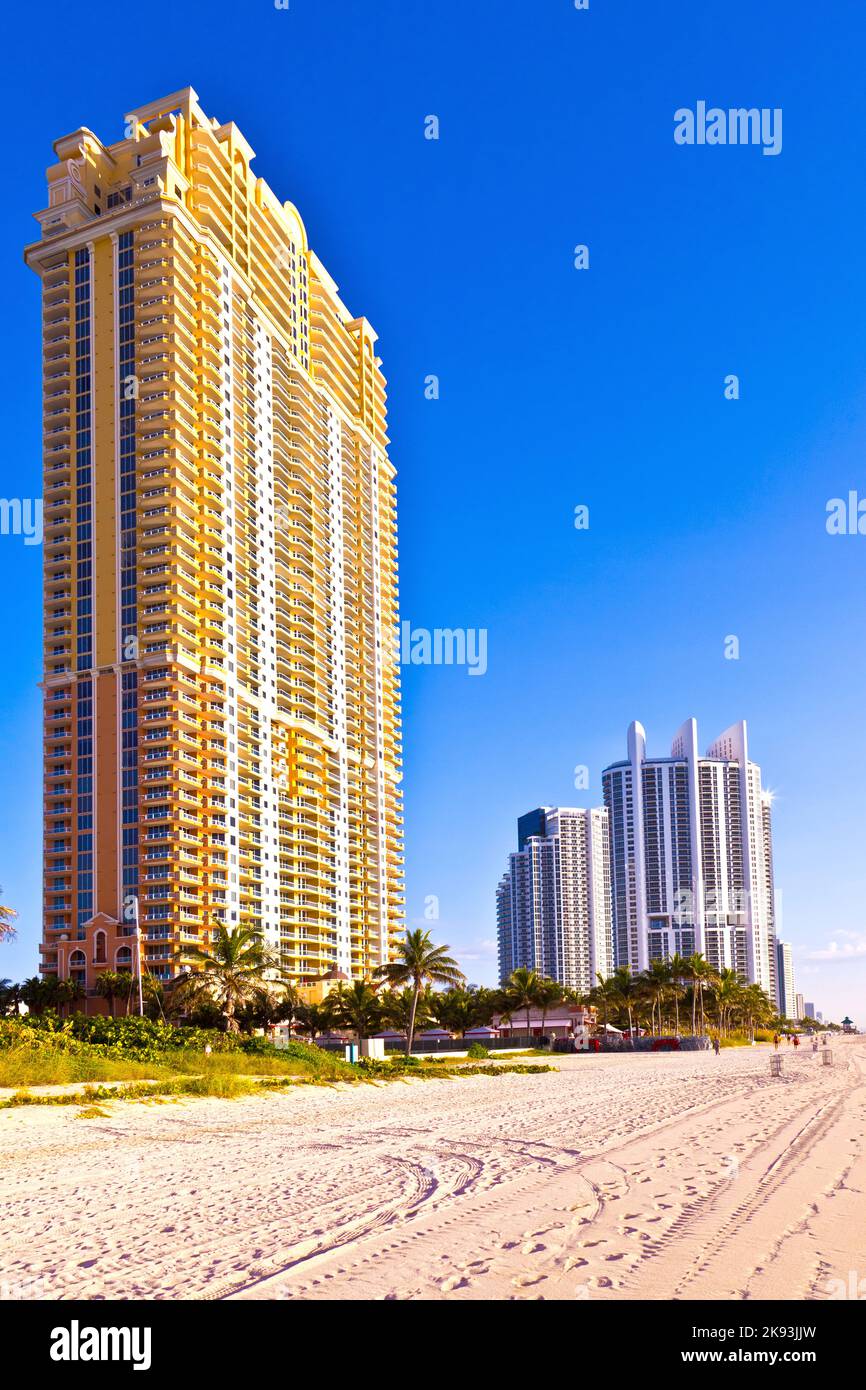 Strandlife hi-res stock photography and images - Alamy
