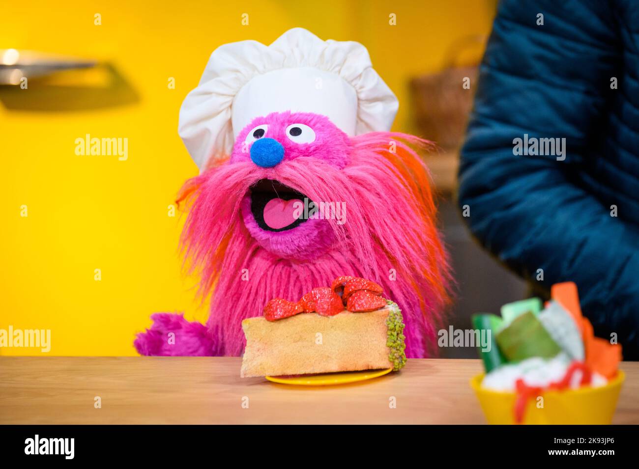 Hamburg, Germany. 25th Oct, 2022. The "Gonger" puppet from Sesame ...