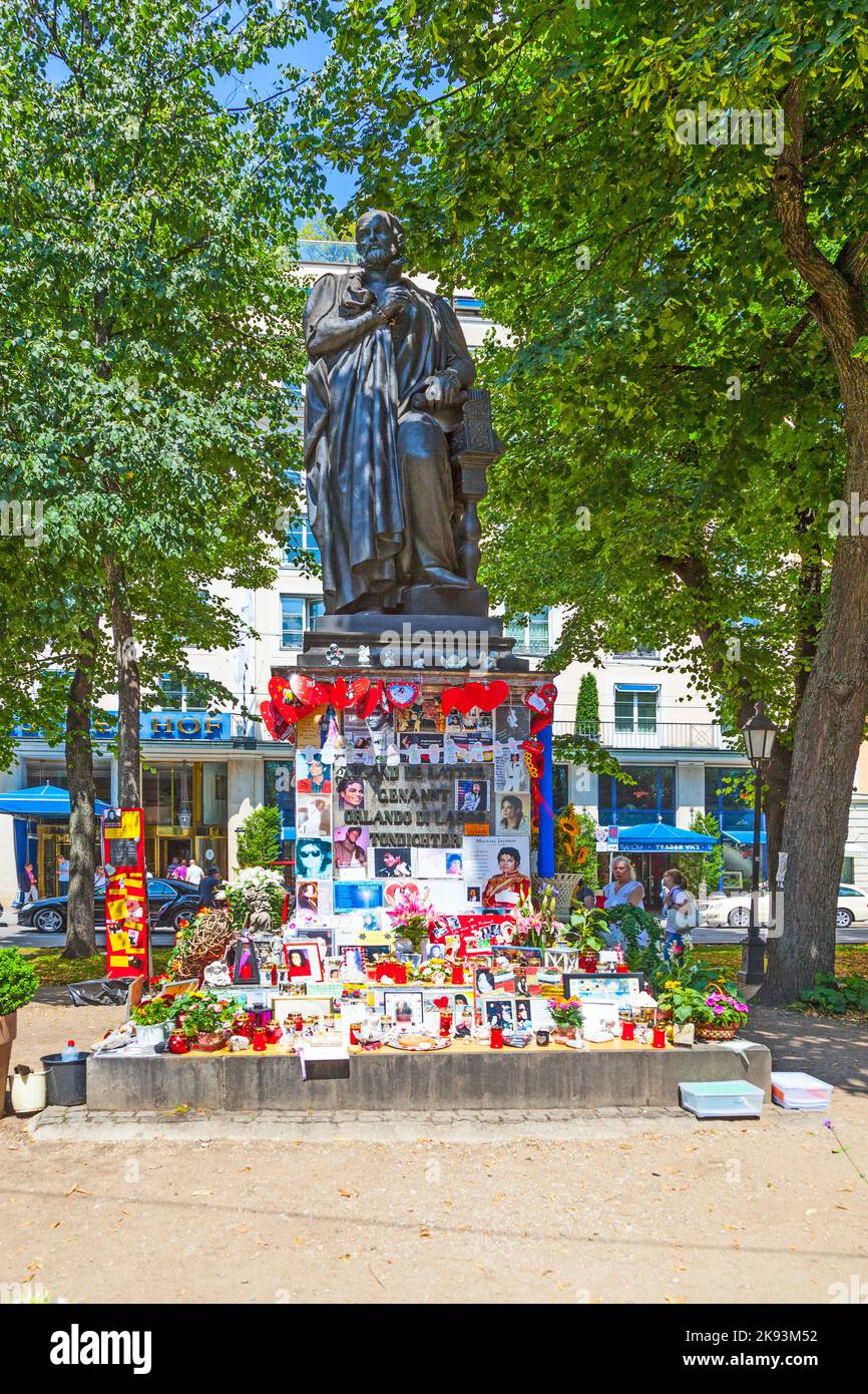 MUNICH, GERMANY - JULY 09 : people remember Michael Jackson with post ...