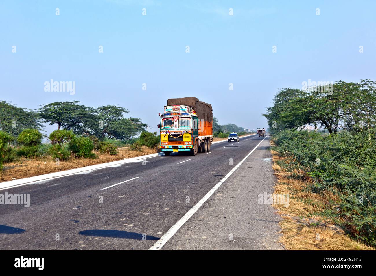 Overload bus india hi-res stock photography and images - Alamy