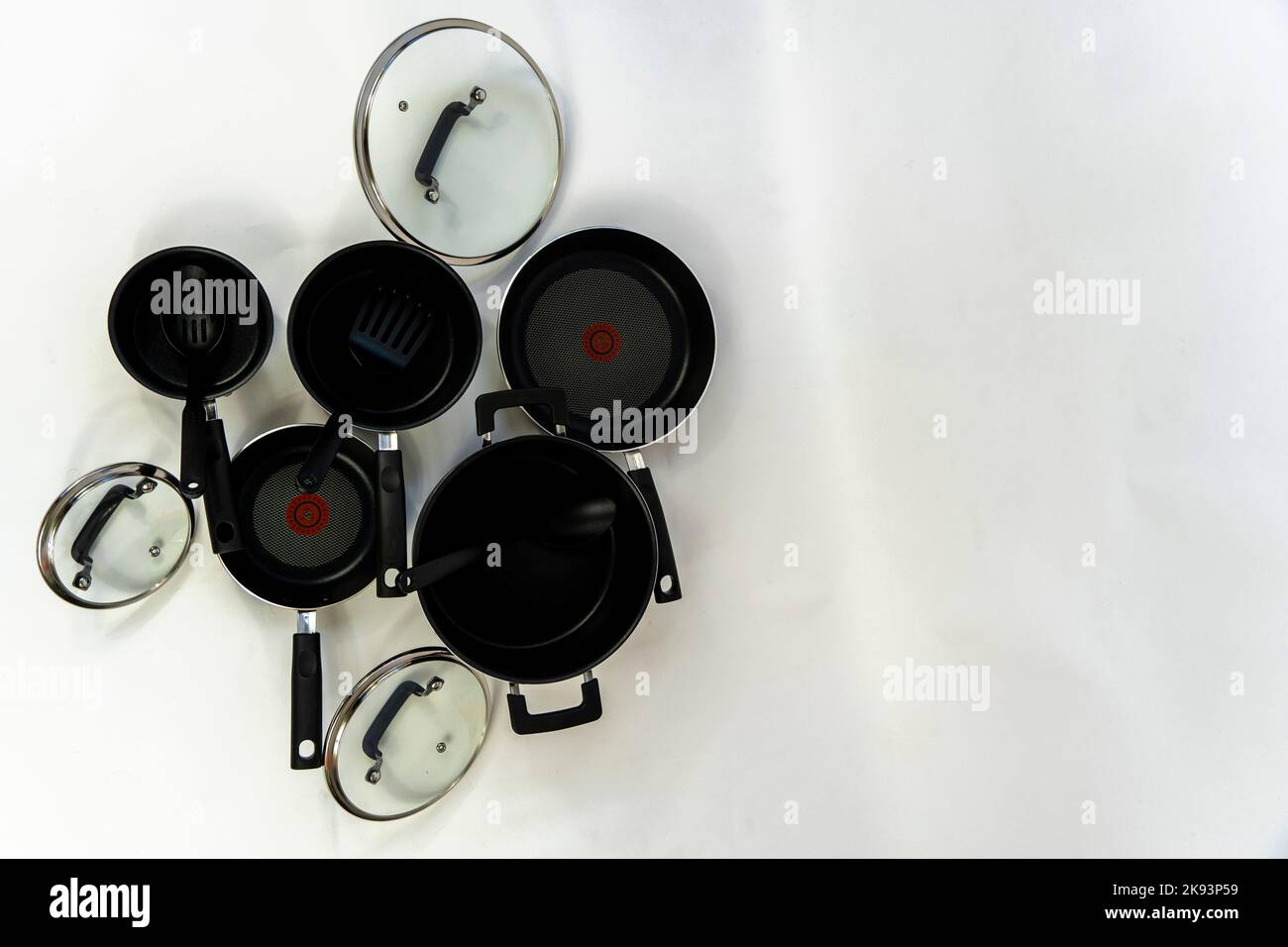 white bottom cooking pots with lids, guadalajara jalisco, mexico Stock ...