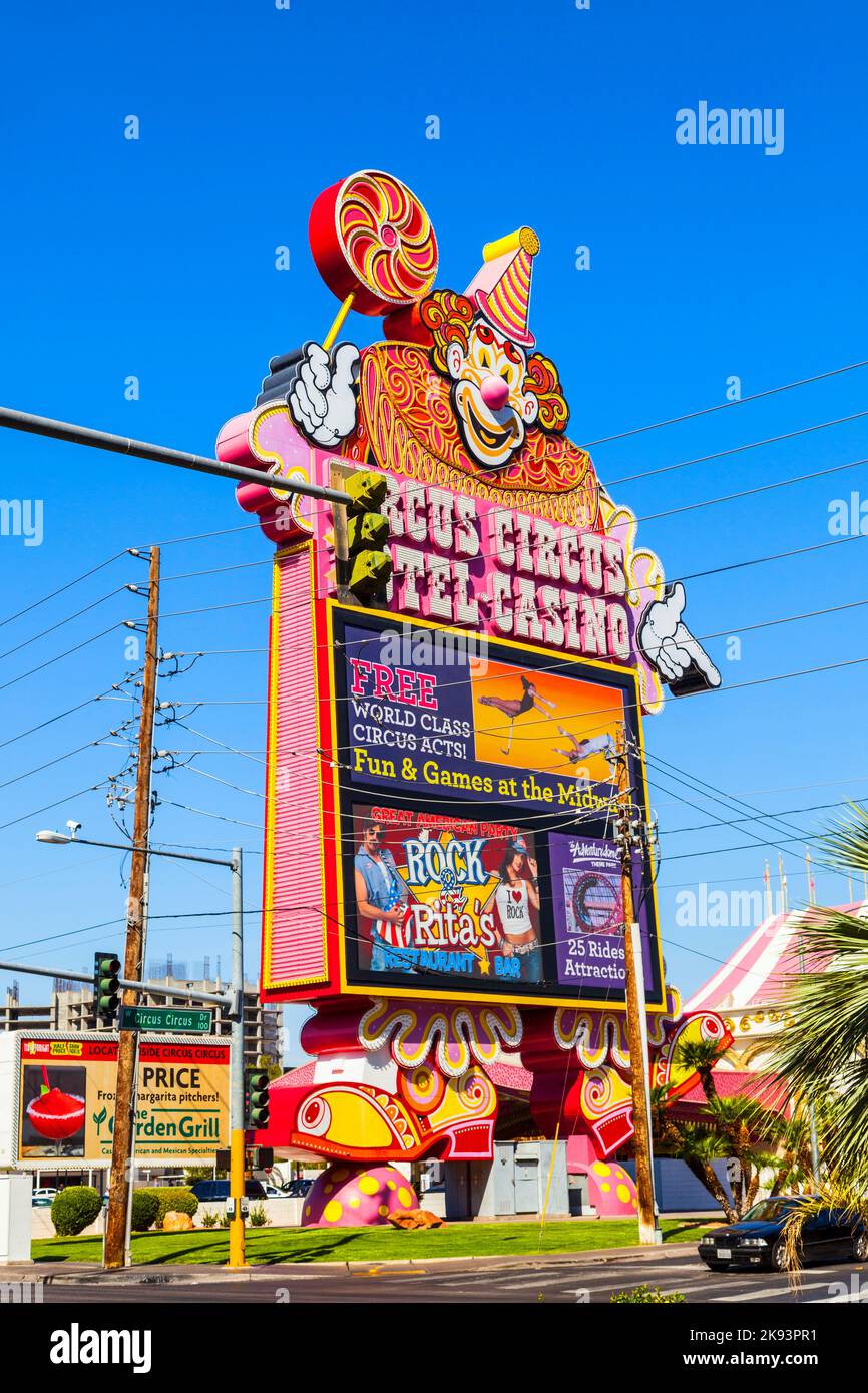 LAS VEGAS - JUNE 15: famous clown greets the guests of circus circus ...