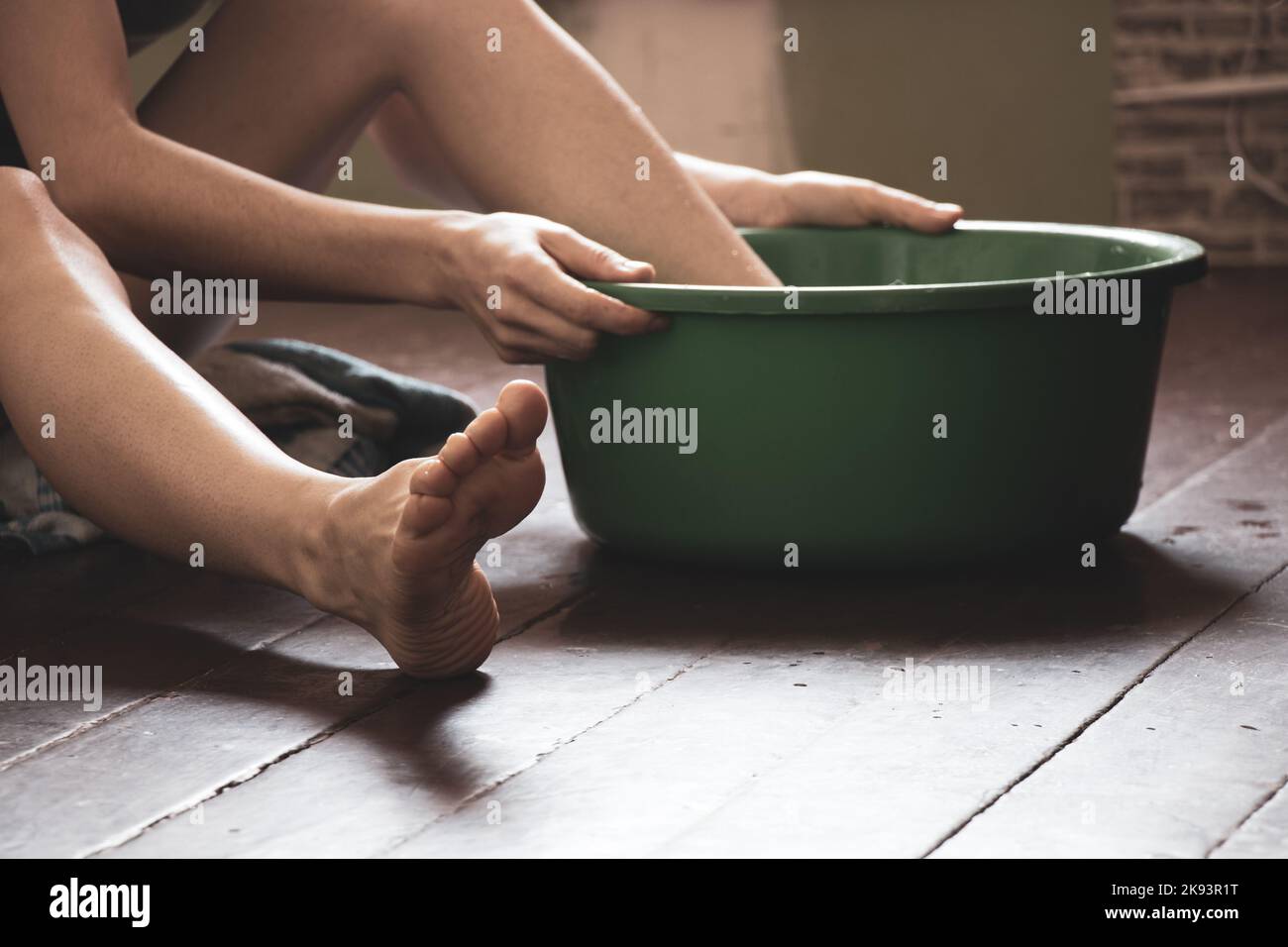 Woman feet pool floor hi-res stock photography and images - Alamy