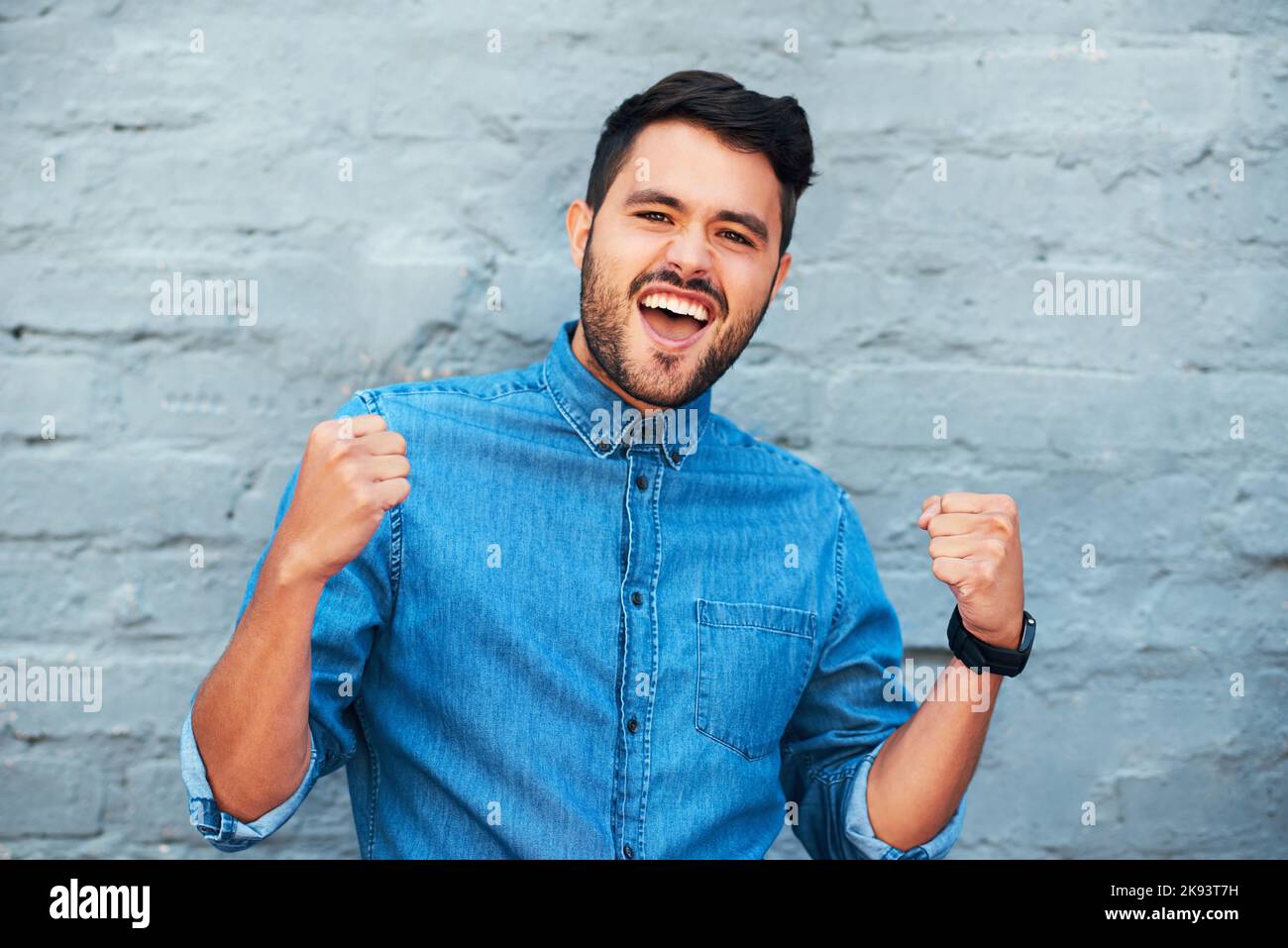 Cheering man hi-res stock photography and images - Alamy