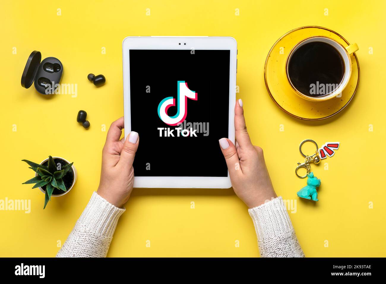 Bangkok, Thailand October 2022 Smartphone Tik Tok application icon ...