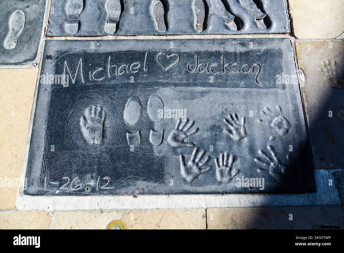 LOS ANGELES - JUNE 26: Michael Jacksons handprints in Hollywood ...