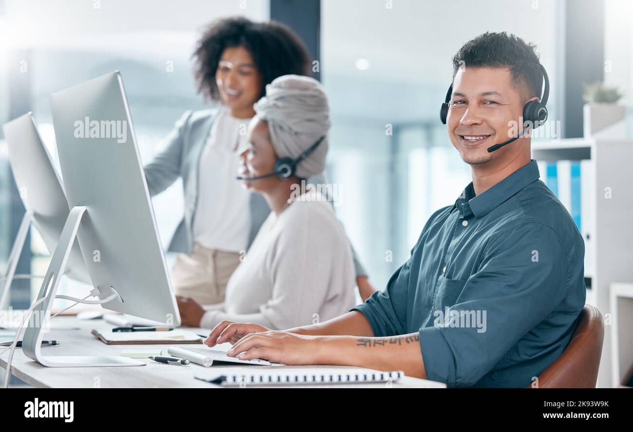 Customer service man hi-res stock photography and images - Alamy