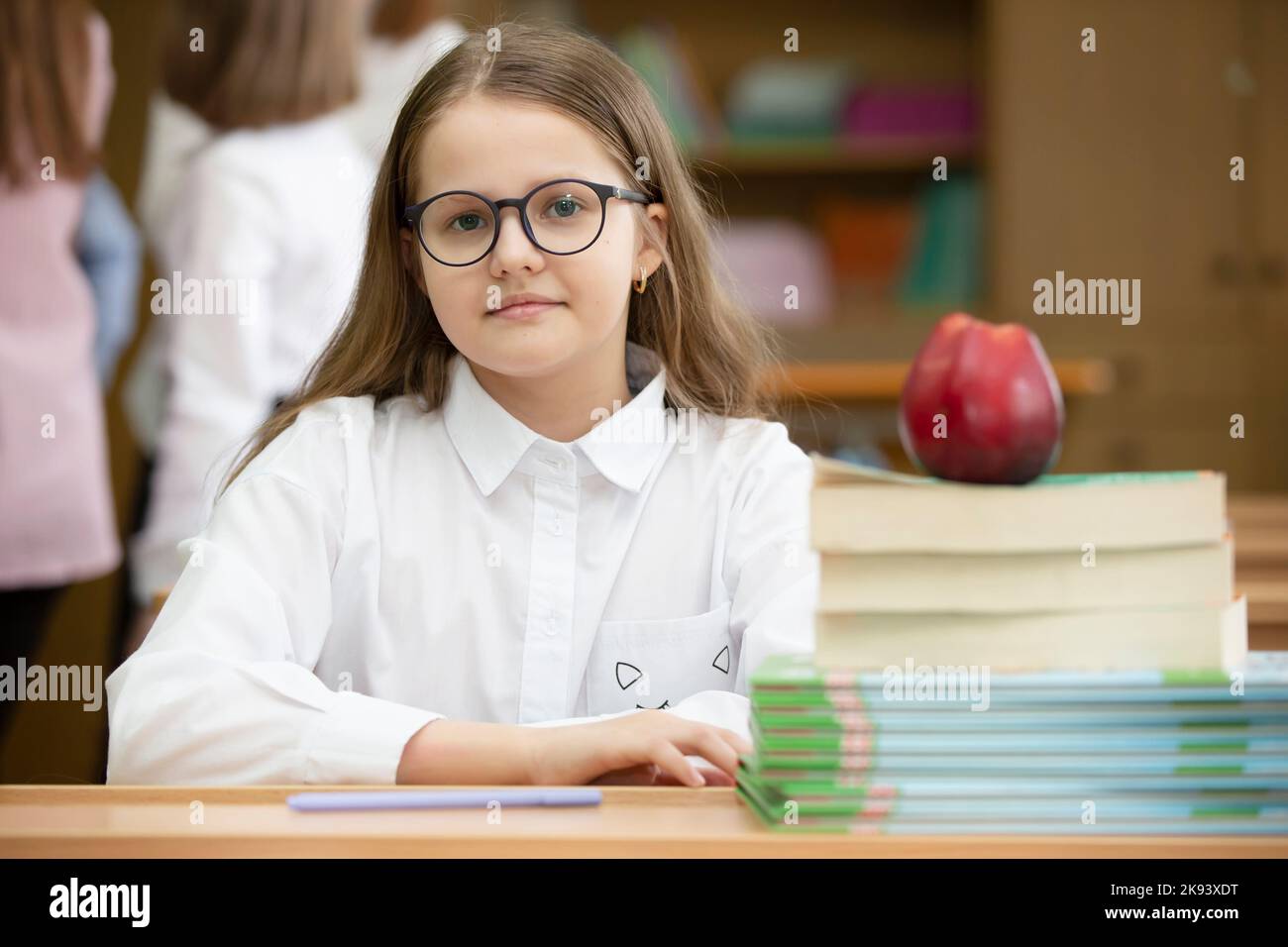 Secondary pupil writing hi-res stock photography and images - Alamy