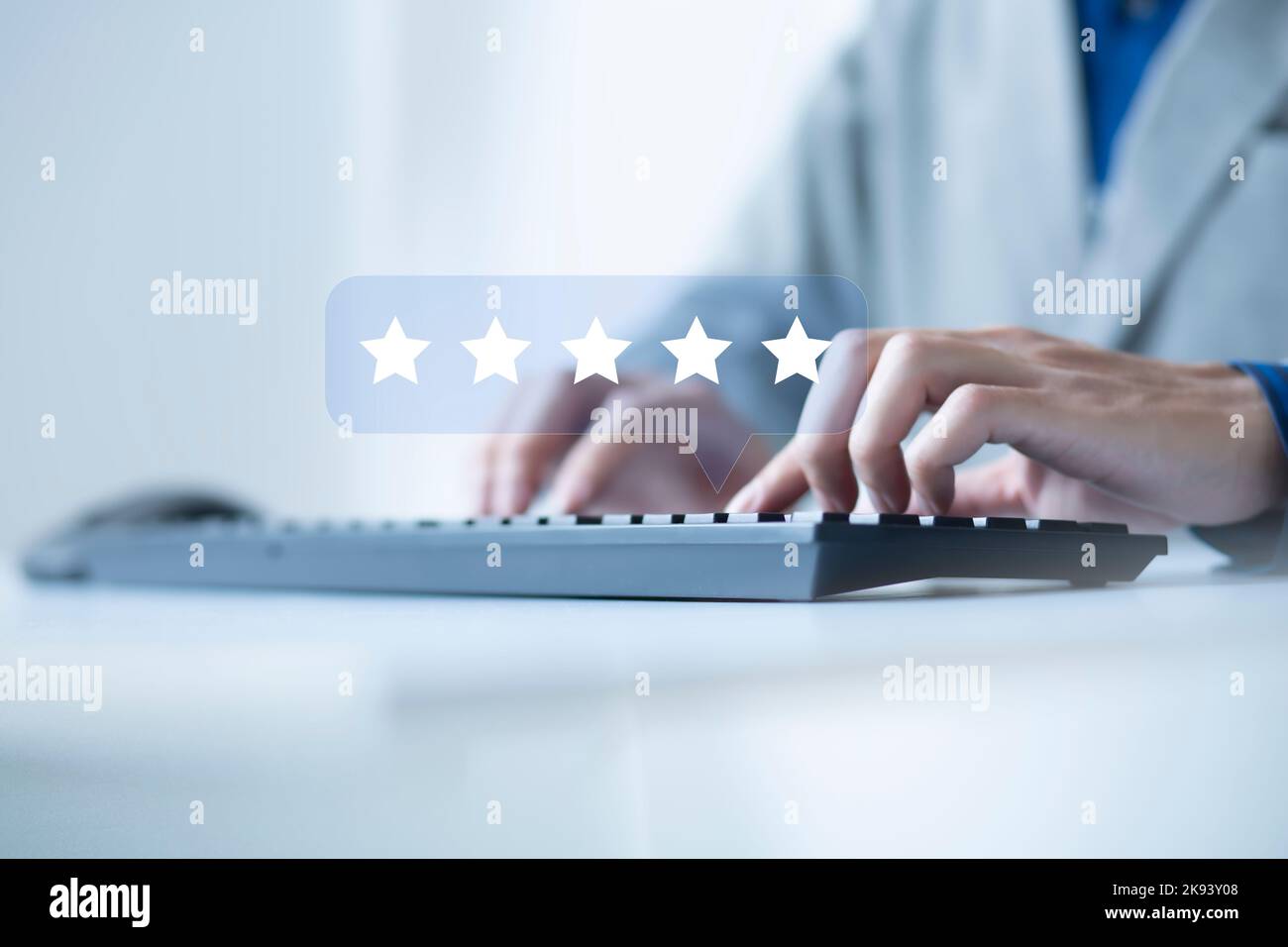 Computer user satisfaction hi-res stock photography and images - Alamy