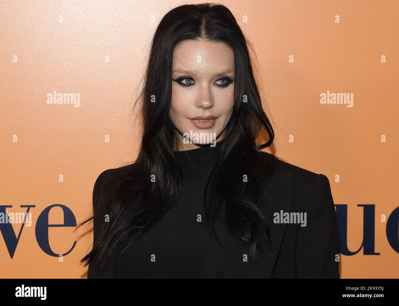 Los Angeles, USA. 25th Oct, 2022. Amanda Steele arrives at the Veuve ...