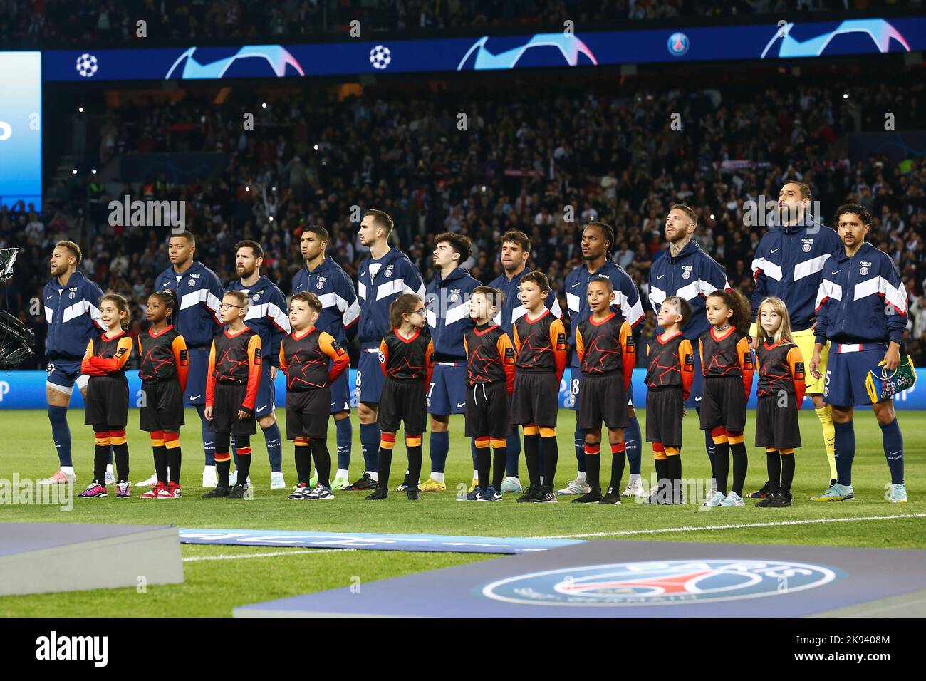 Paris, France. 25th Oct, 2022. Paris Saint-Germain team group line-up ...
