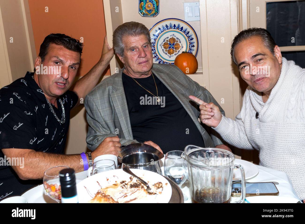 Gangsters dinner hi-res stock photography and images - Alamy