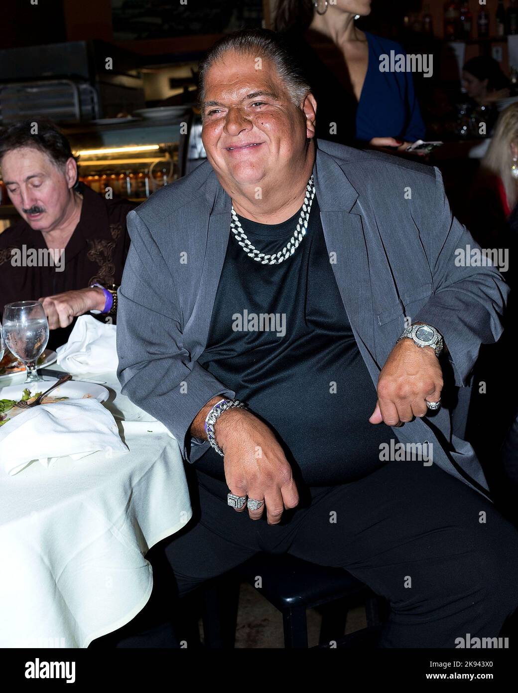 Gangsters dinner hi-res stock photography and images - Alamy