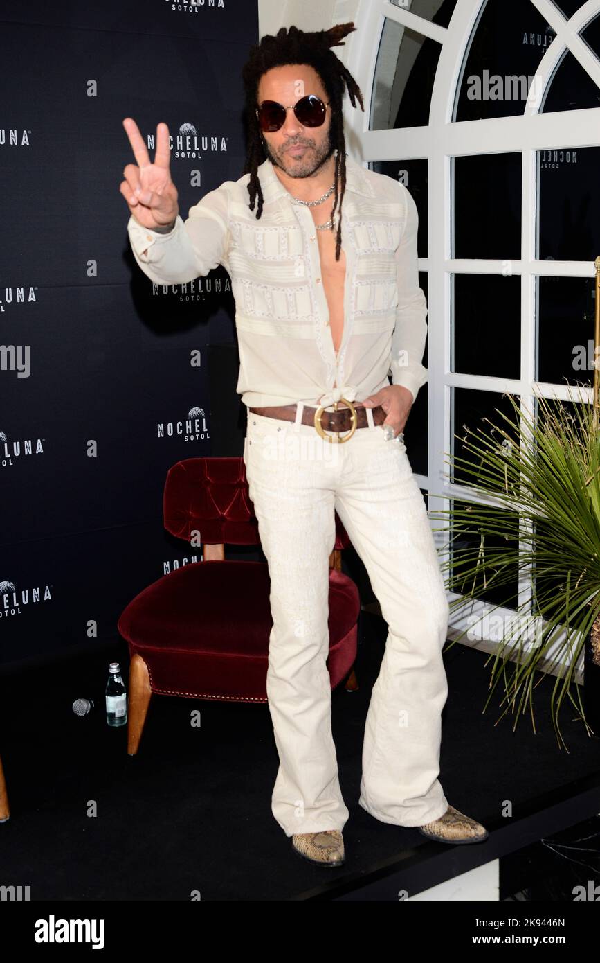 Non Exclusive: October 25, 2022, Mexico City, Mexico: American singer ...