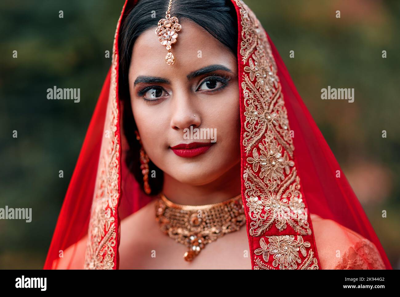 Hindu bride hi-res stock photography and images - Alamy