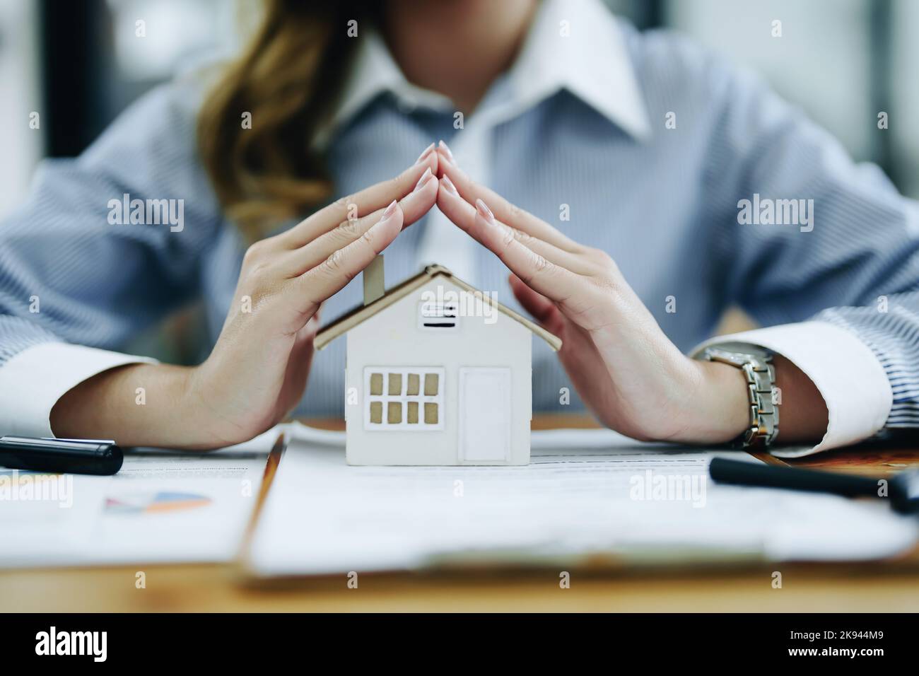 portrait of an asian man, Agent, buy and sell land, property tax, show ...