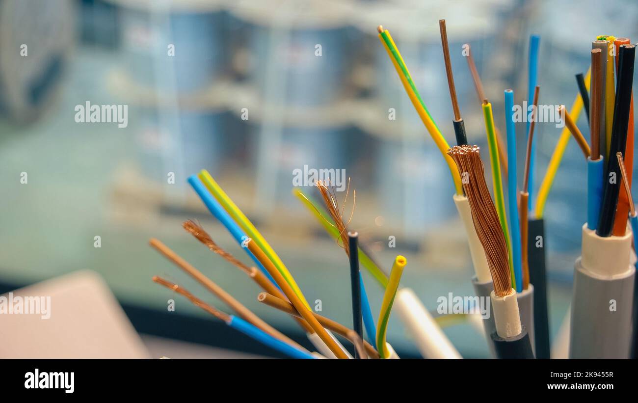 Electrical cord with exposed wires hi-res stock photography and images - Alamy