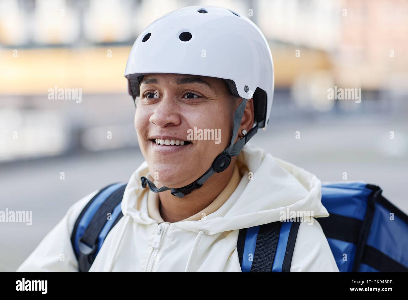 Black woman fast food worker hi-res stock photography and images - Alamy