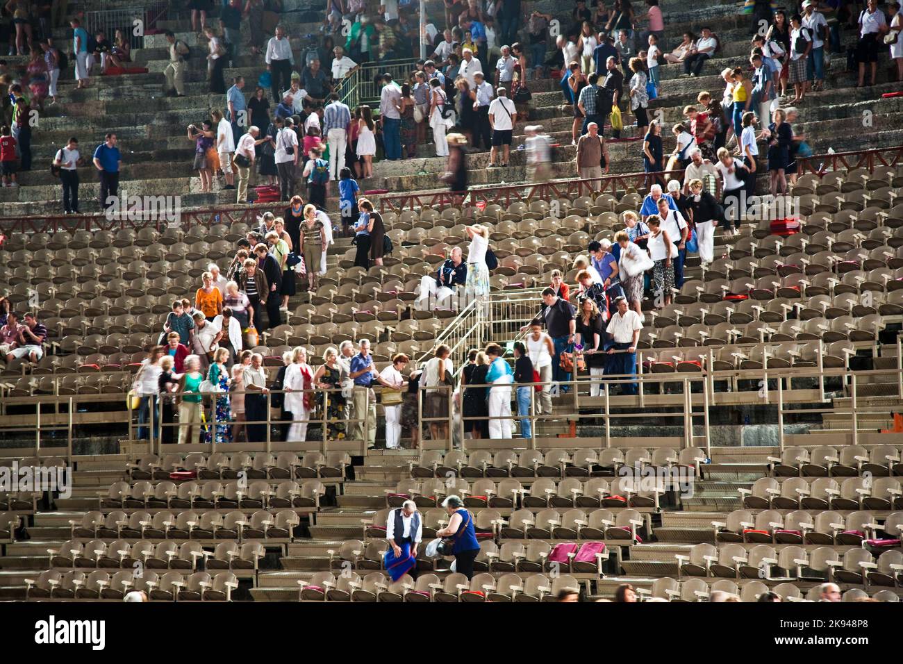 Verona arena audience hi-res stock photography and images - Alamy