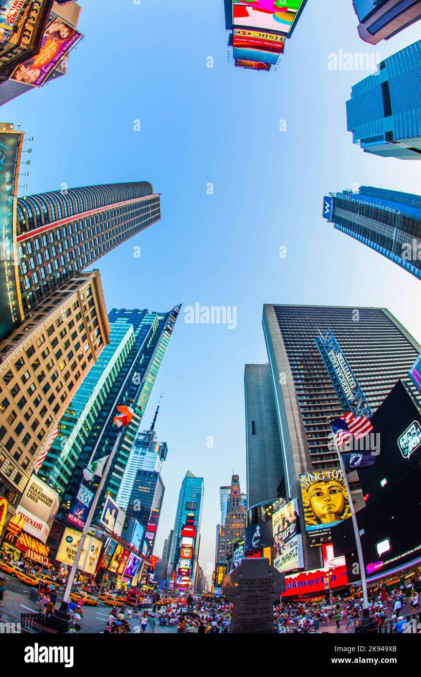 Fish eye view times square hi-res stock photography and images - Alamy