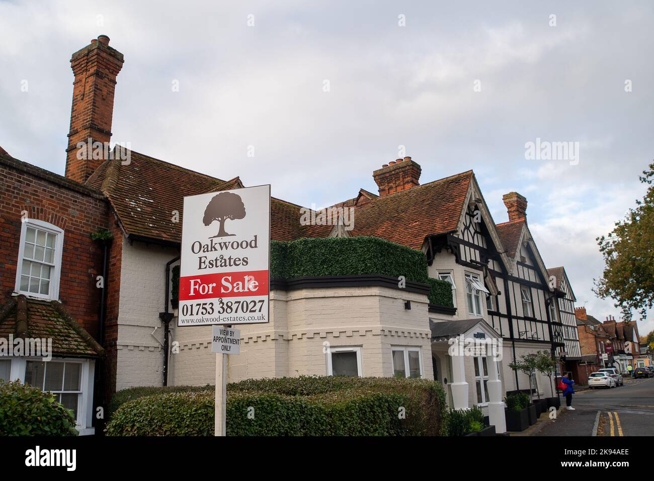 Uk refugee home office hotel hi-res stock photography and images - Alamy