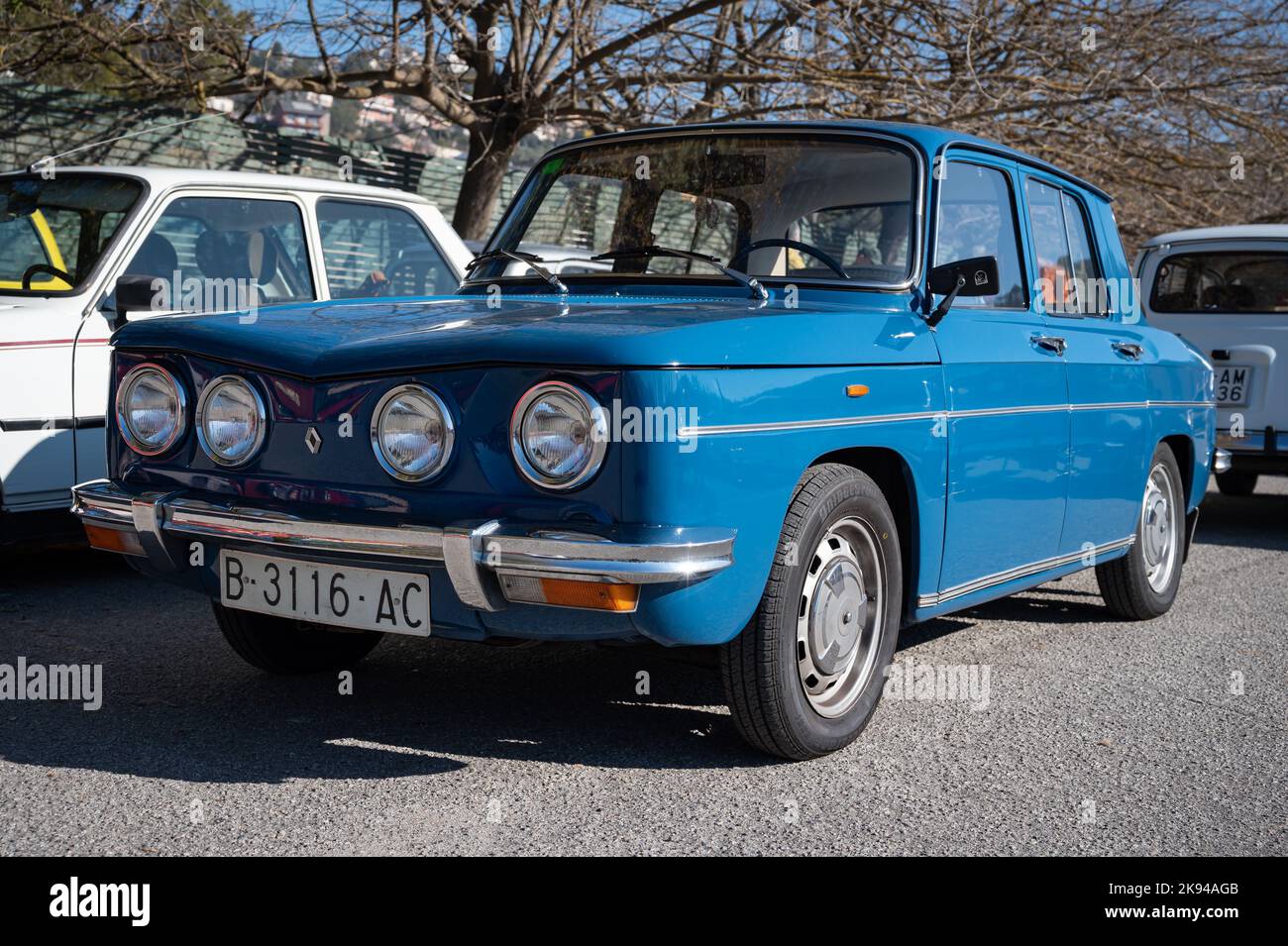 Old french classic renault emblem hi-res stock photography and images ...