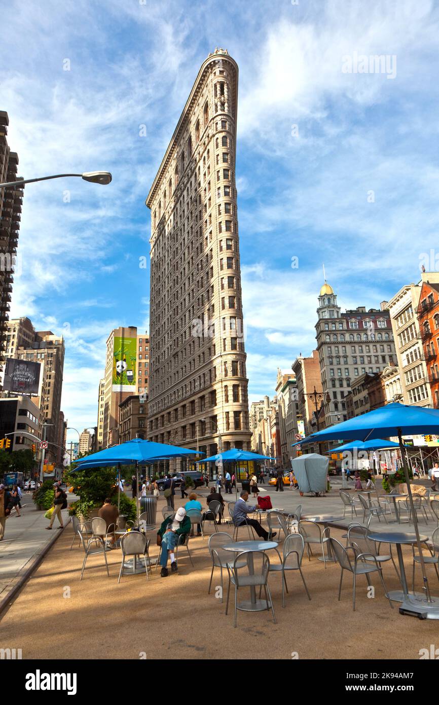 Groundbreaking background hi-res stock photography and images - Alamy