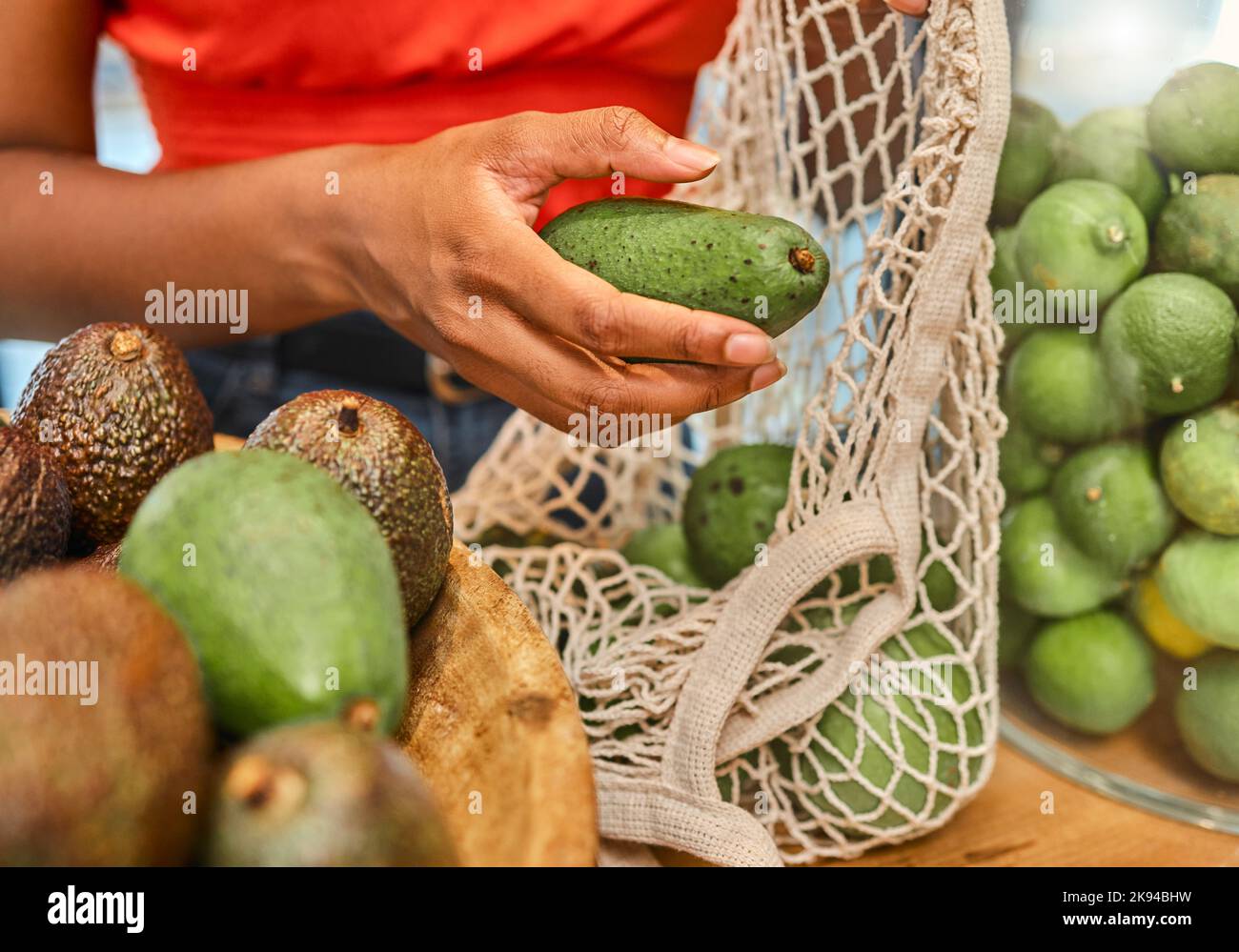 Shopping in a grocery store hi-res stock photography and images - Alamy
