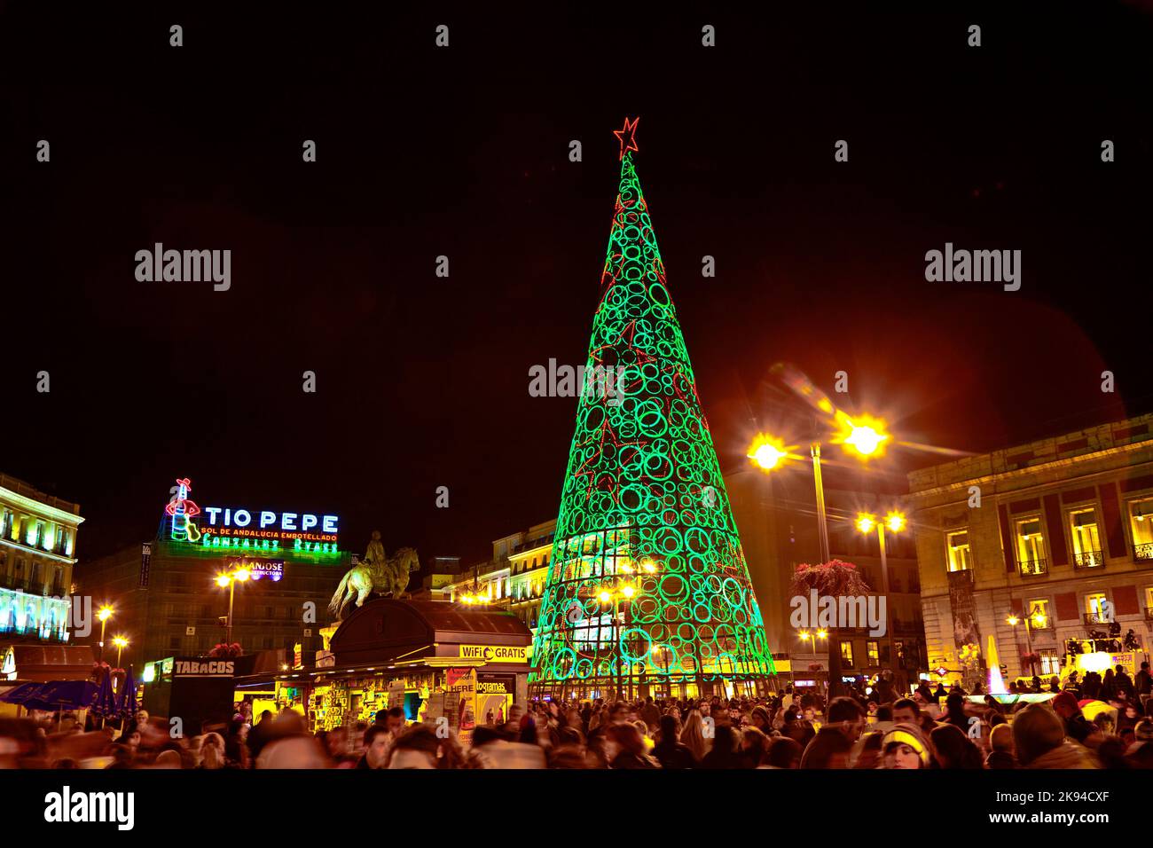 Plaza mayor night christmas tree hi-res stock photography and images ...