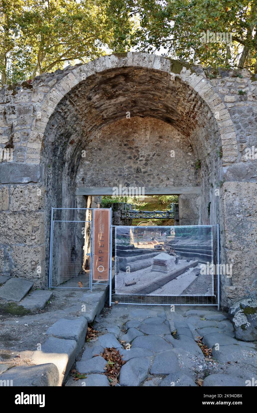 Pompei - Porta di Stabia da Via Stabiana Stock Photo - Alamy