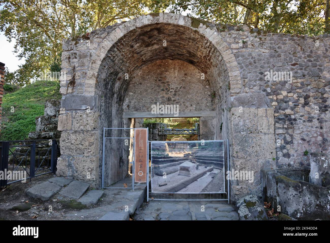 Pompei - Porta di Stabia Stock Photo - Alamy