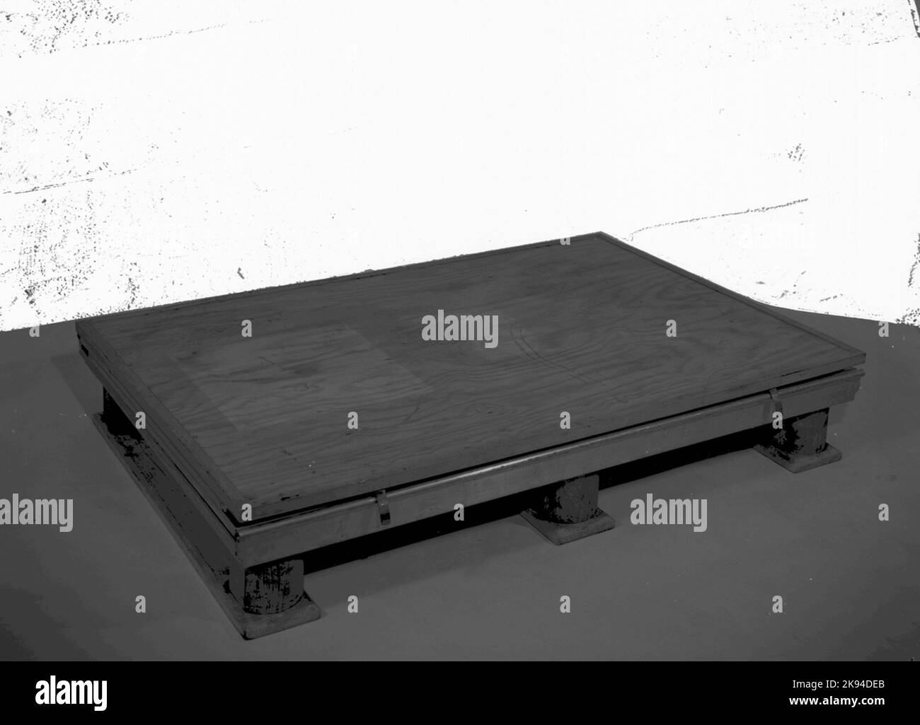 Folding boxes and pallets. Small containers Stock Photo - Alamy