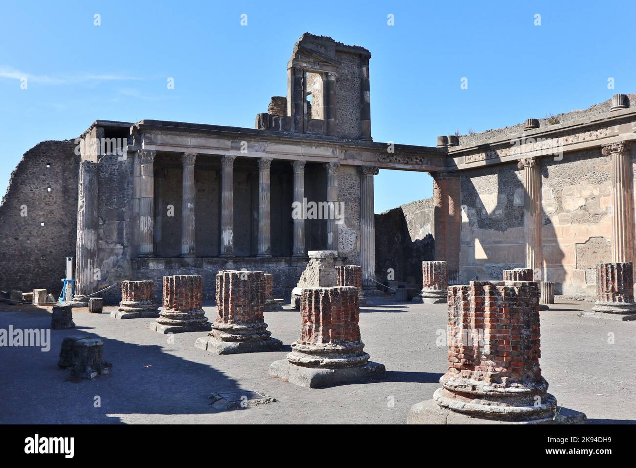 Muro della basilica hi-res stock photography and images - Alamy