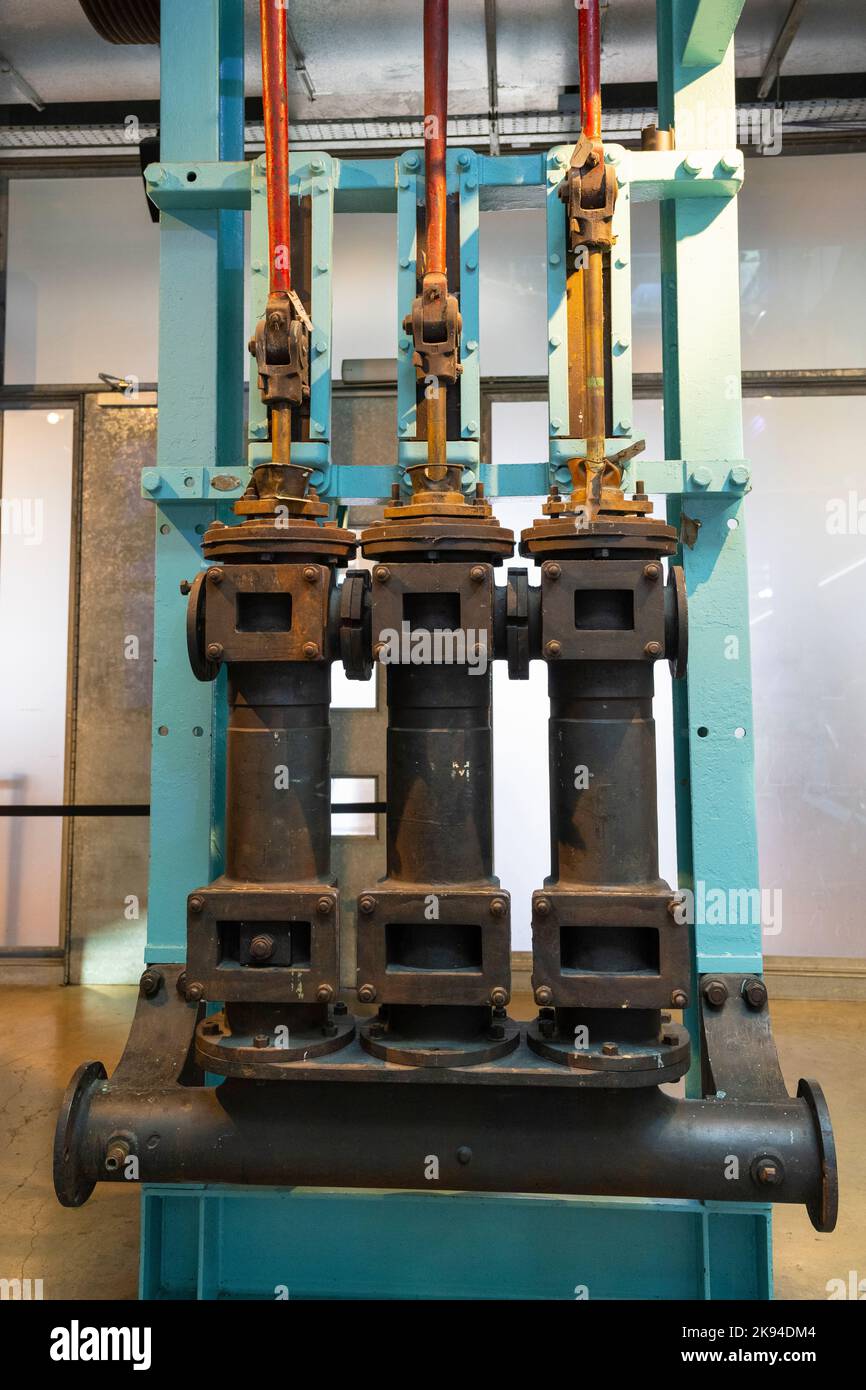 Started 1759 hi-res stock photography and images - Alamy