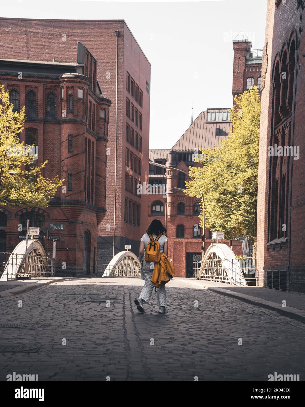 Girl wandering in a city hi-res stock photography and images - Alamy