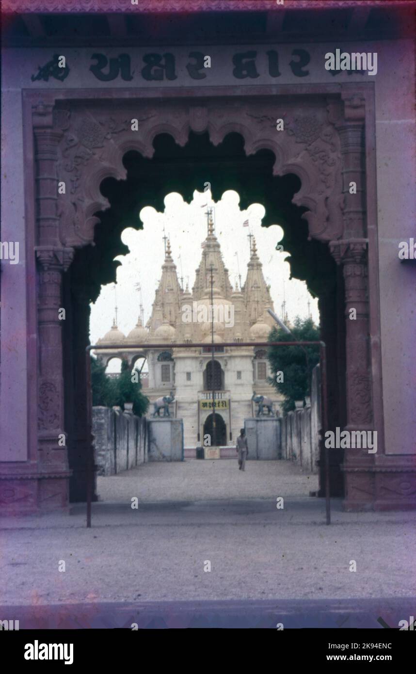Swami naryan temple hi-res stock photography and images - Alamy