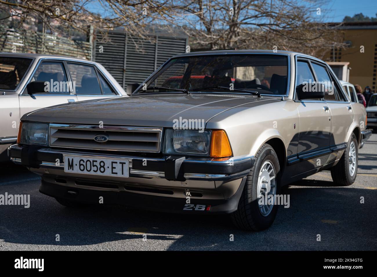 An old earth-colored Ford Granada 2.8i Ghia Stock Photo - Alamy