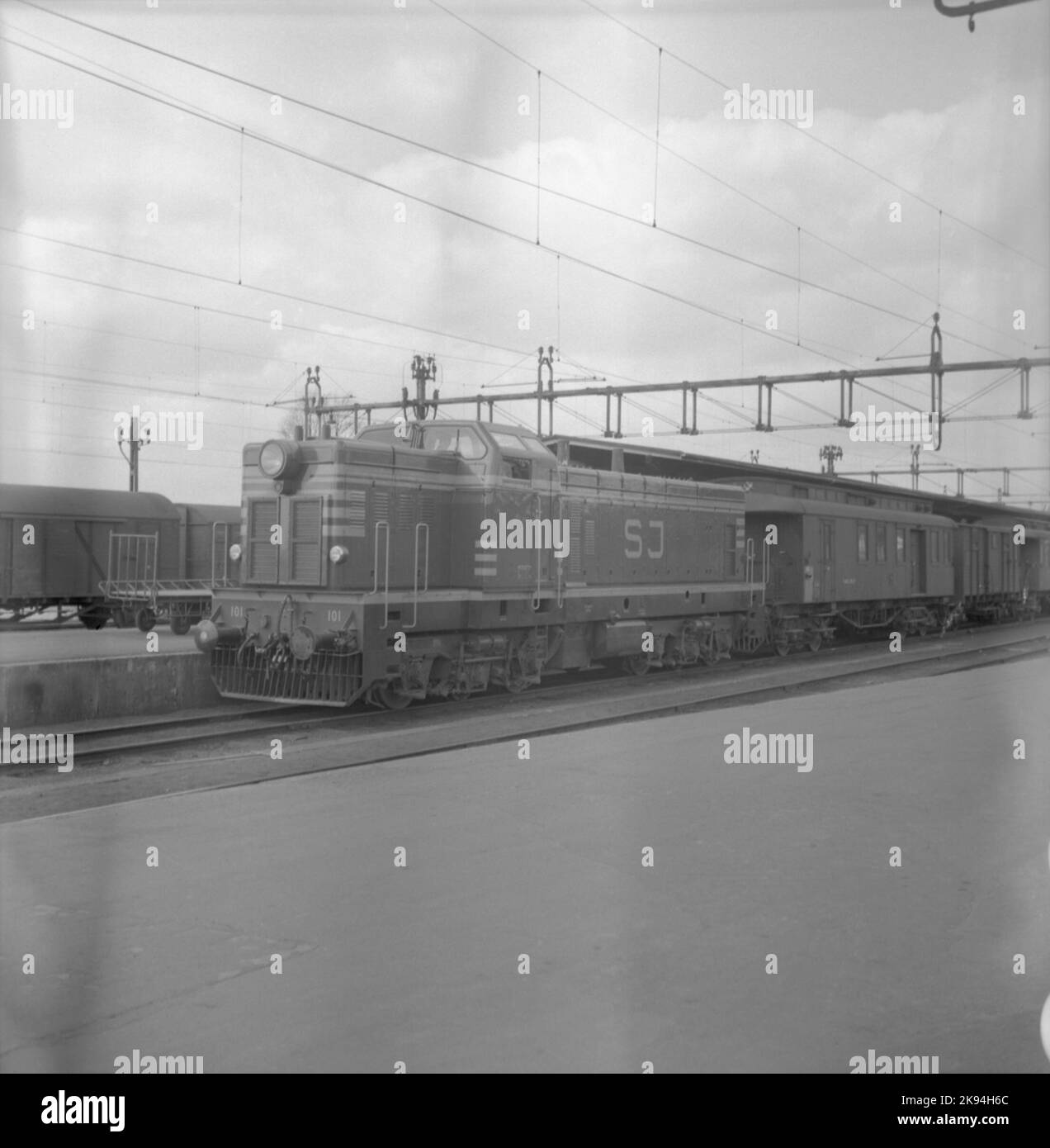 T4 Black and White Stock Photos & Images - Alamy