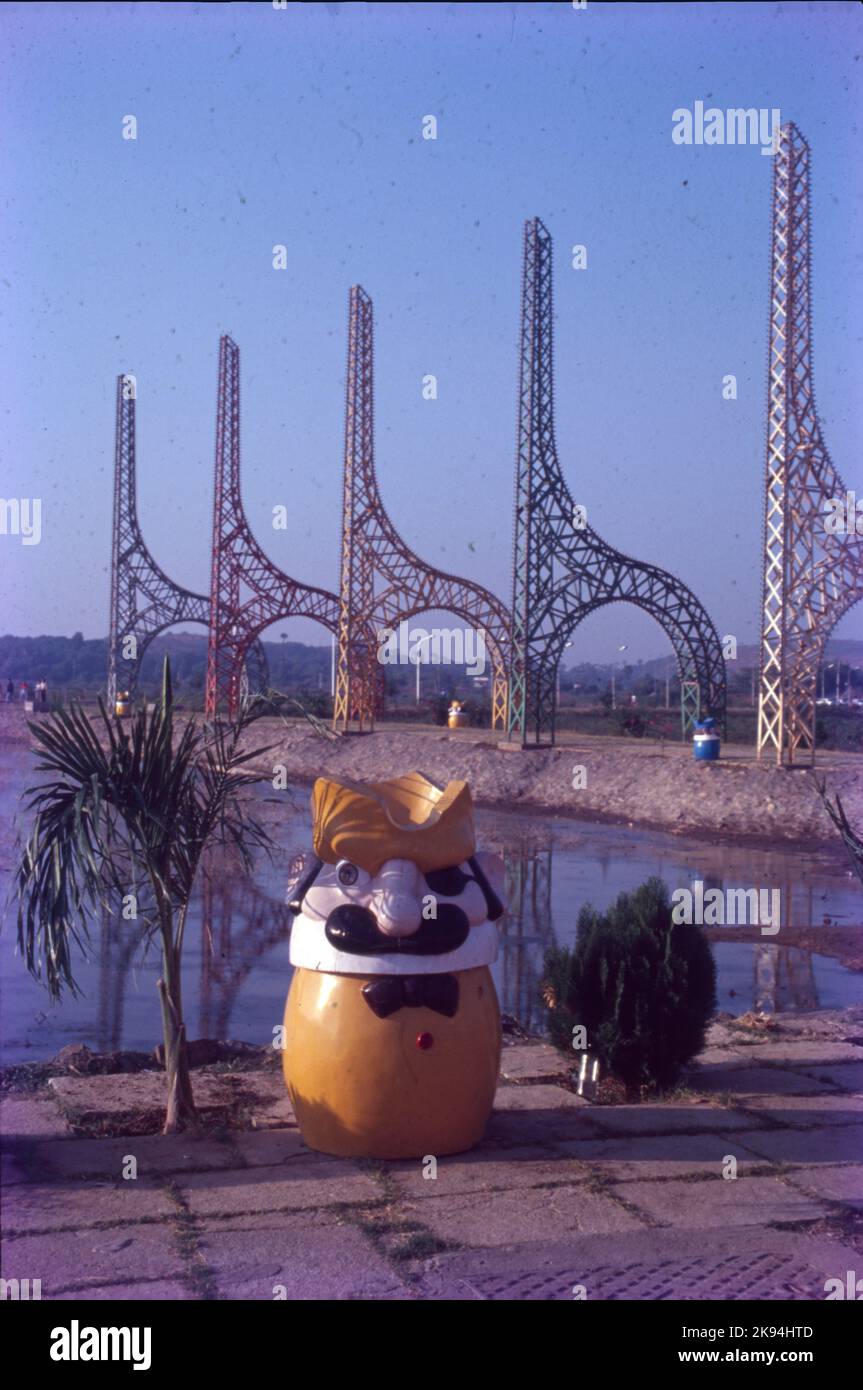 Entrance to Esselworld Amusement Park, Mumbai, India Stock Photo - Alamy